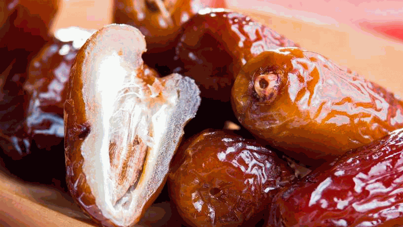 Dadel | Fruit At Work